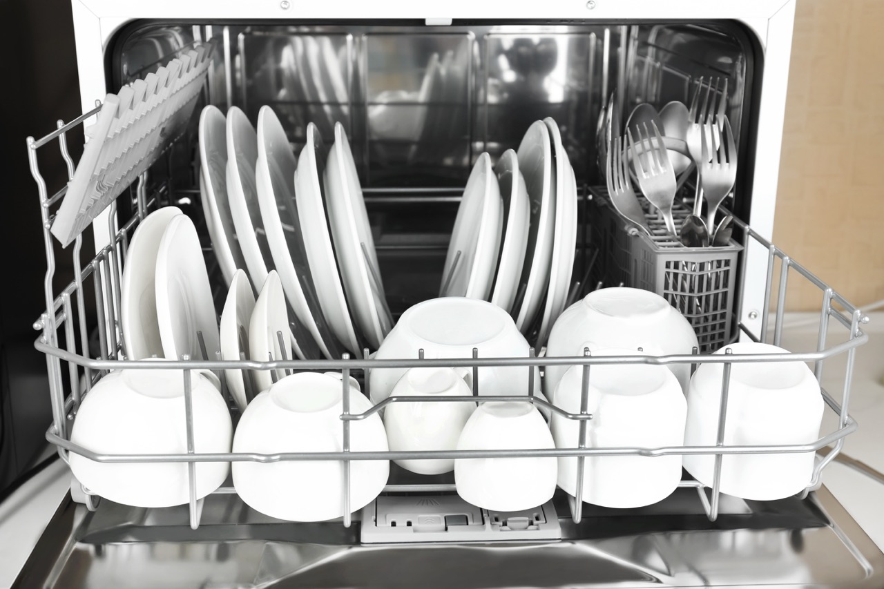 How to Clean Your Dishwasher Properly - Putman & Son's Plumbing